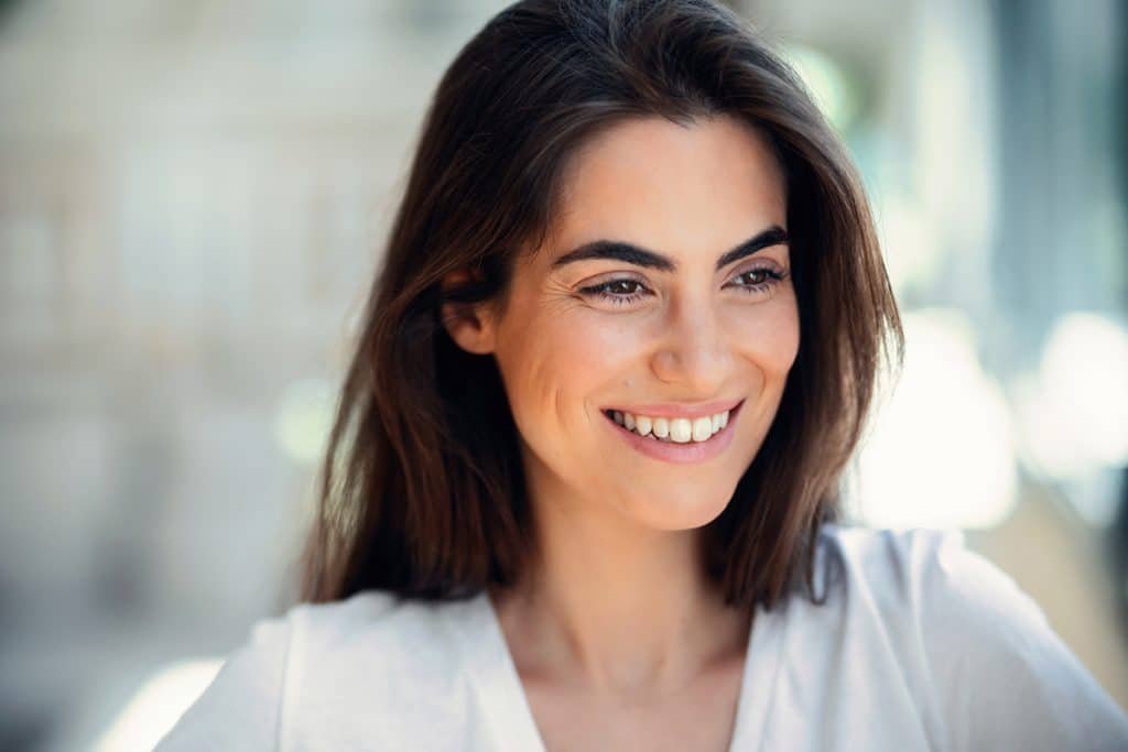 5 Tips for a More Photogenic Smile - Dr Howard Levitt